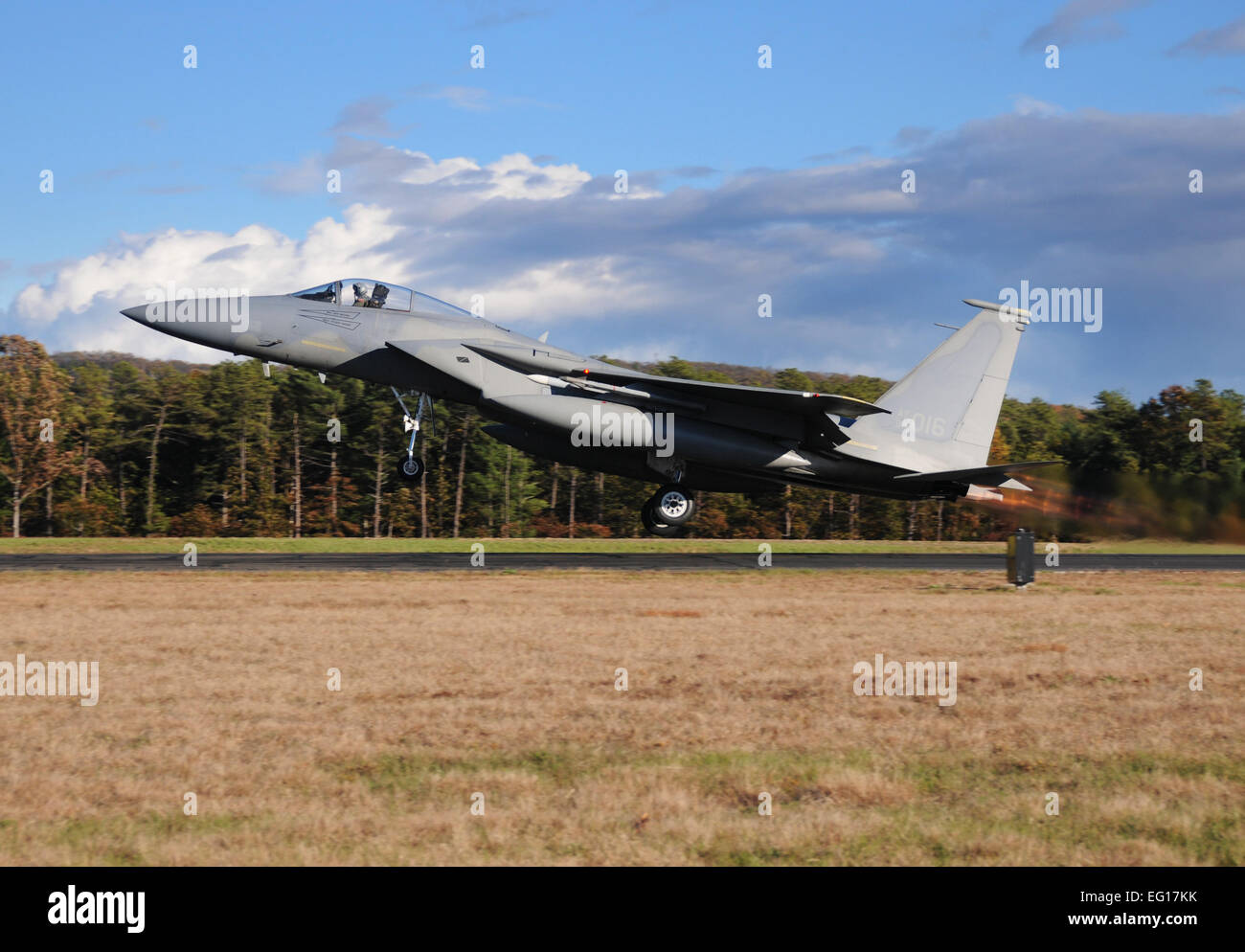 Eine f-15 Eagle von 104. Kämpfer-Flügel, Massachusetts Air National ...