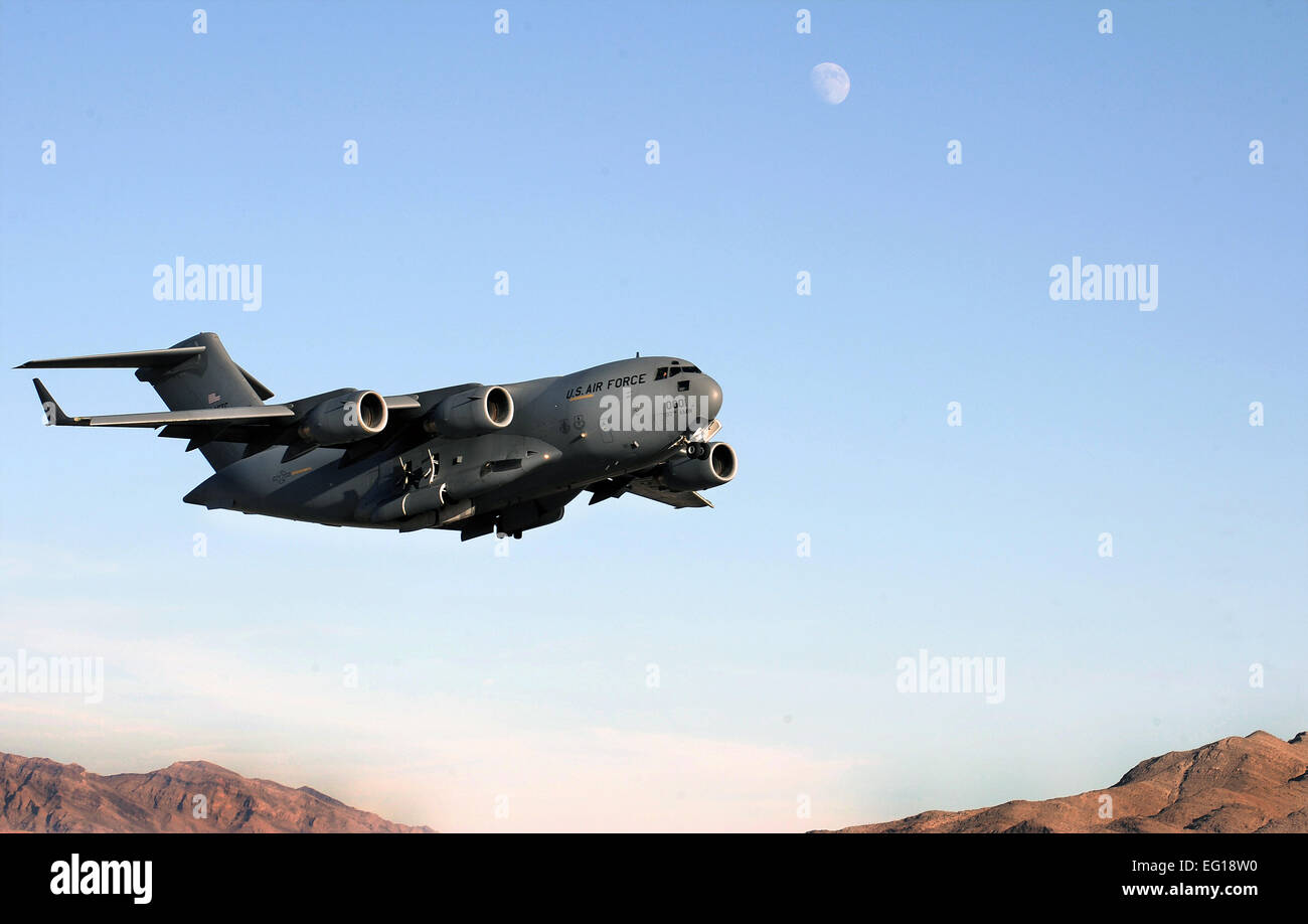 62nd airlift wing -Fotos und -Bildmaterial in hoher Auflösung – Alamy