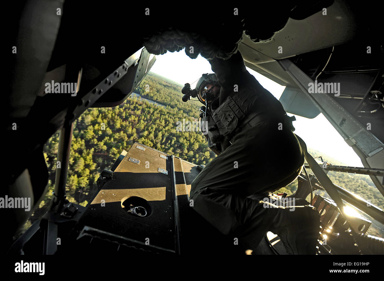 US Air Force Staff Sgt Eric Wiggins, Air Force CV-22 Osprey Tiltrotor ...