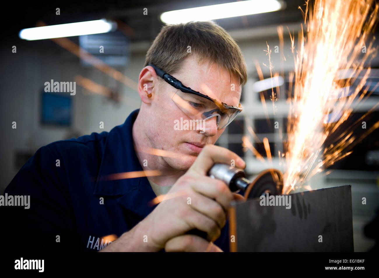 YOKOTA AIR BASE, Japan--Airman 1st Class Jeremy Hamblin, 374th Wartung ...