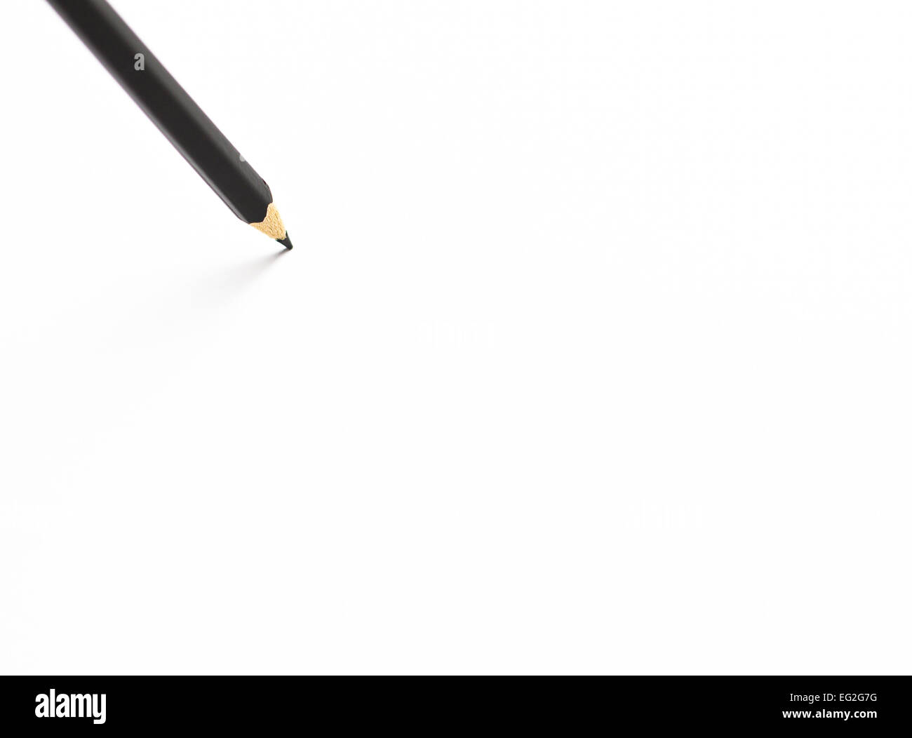 Bleistift mit papier Ausgeschnittene Stockfotos und -bilder - Alamy