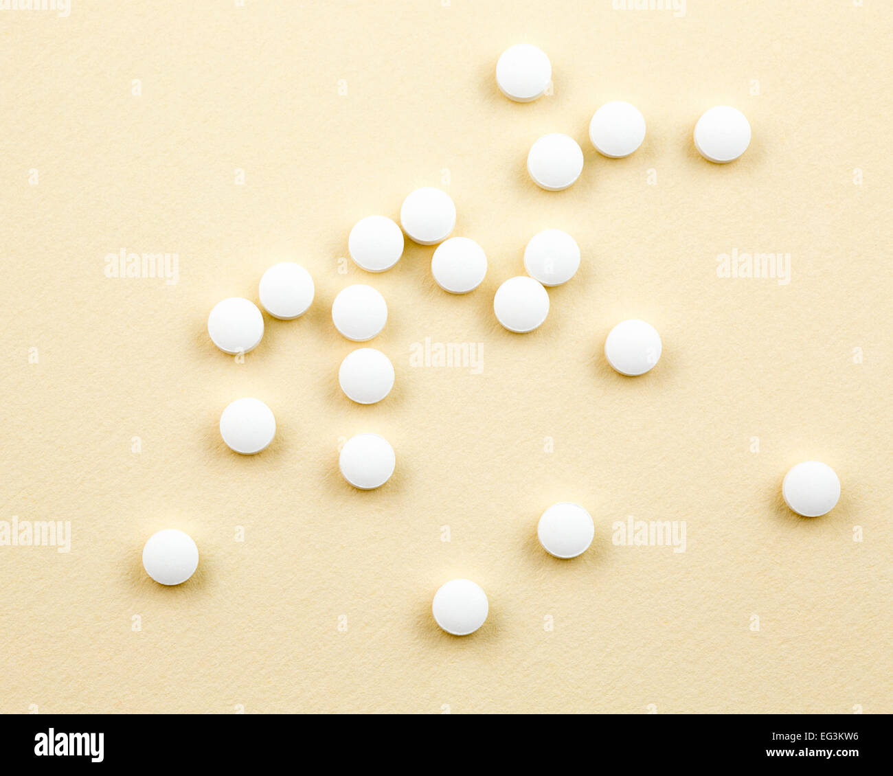 Vitamin D Tabletten Stockfotos und -bilder Kaufen - Alamy