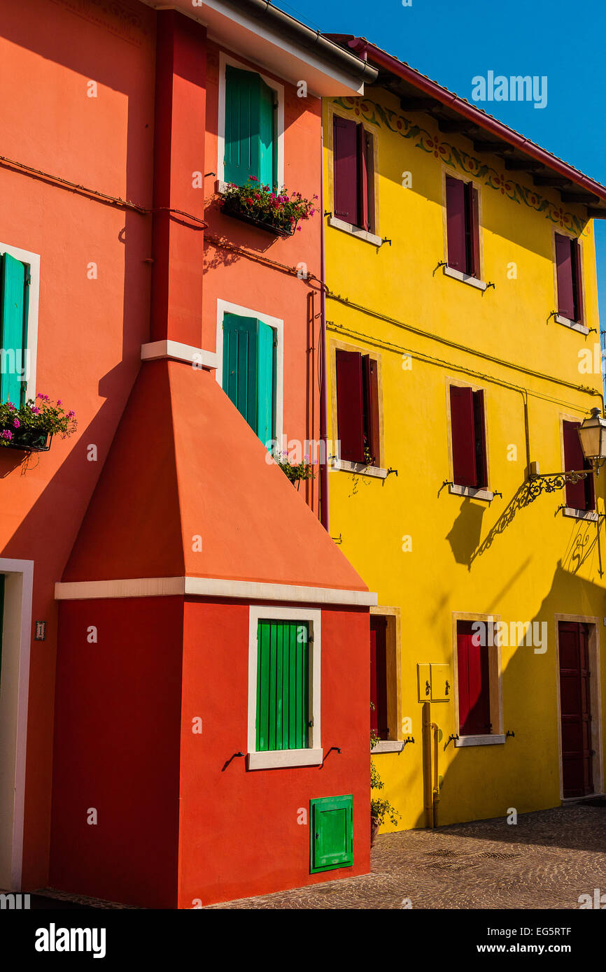 Italy caorle old town house -Fotos und -Bildmaterial in hoher Auflösung ...