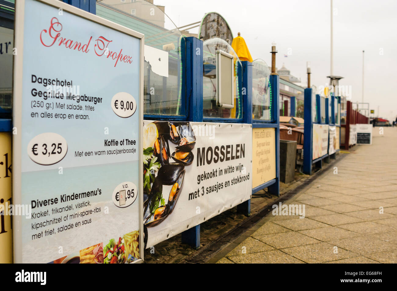 Beach bar scheveningen den haag -Fotos und -Bildmaterial in hoher ...