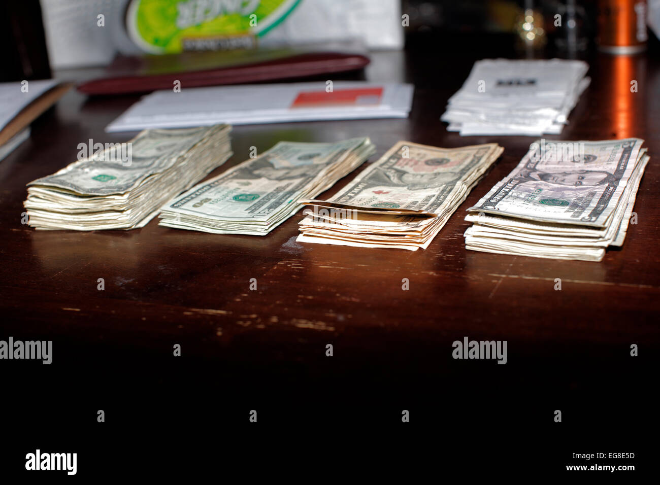 Scheine stapel -Fotos und -Bildmaterial in hoher Auflösung – Alamy