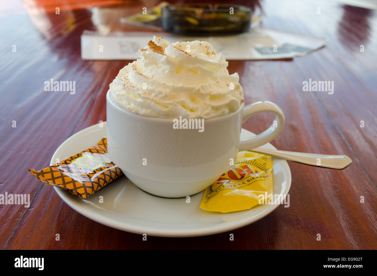 Sachet of sugar -Fotos und -Bildmaterial in hoher Auflösung – Alamy