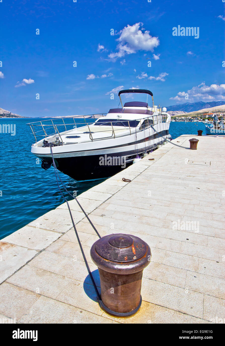 Poller Am Dock Stockfotos und -bilder Kaufen - Alamy
