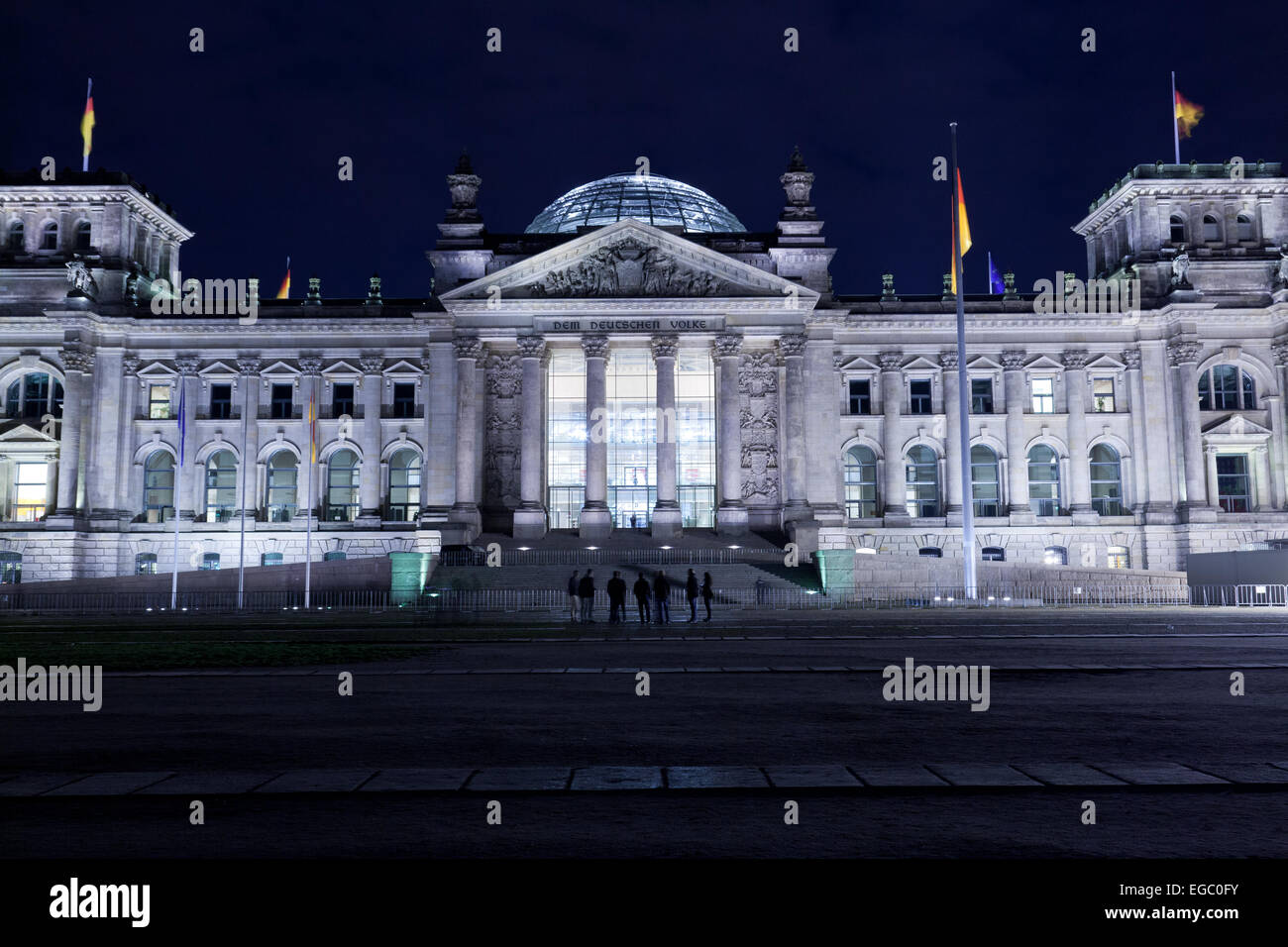 Der reichstag in der nacht -Fotos und -Bildmaterial in hoher Auflösung – Alamy