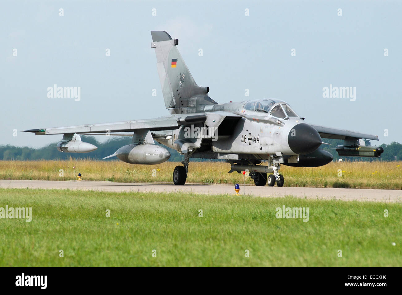 Tornado ECR von der deutschen Luftwaffe Rollen in Lechfeld Air Base in ...