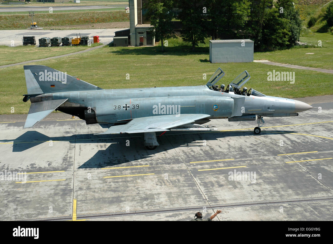 F-4F Phantom von der deutschen Luftwaffe Rollen auf dem ...