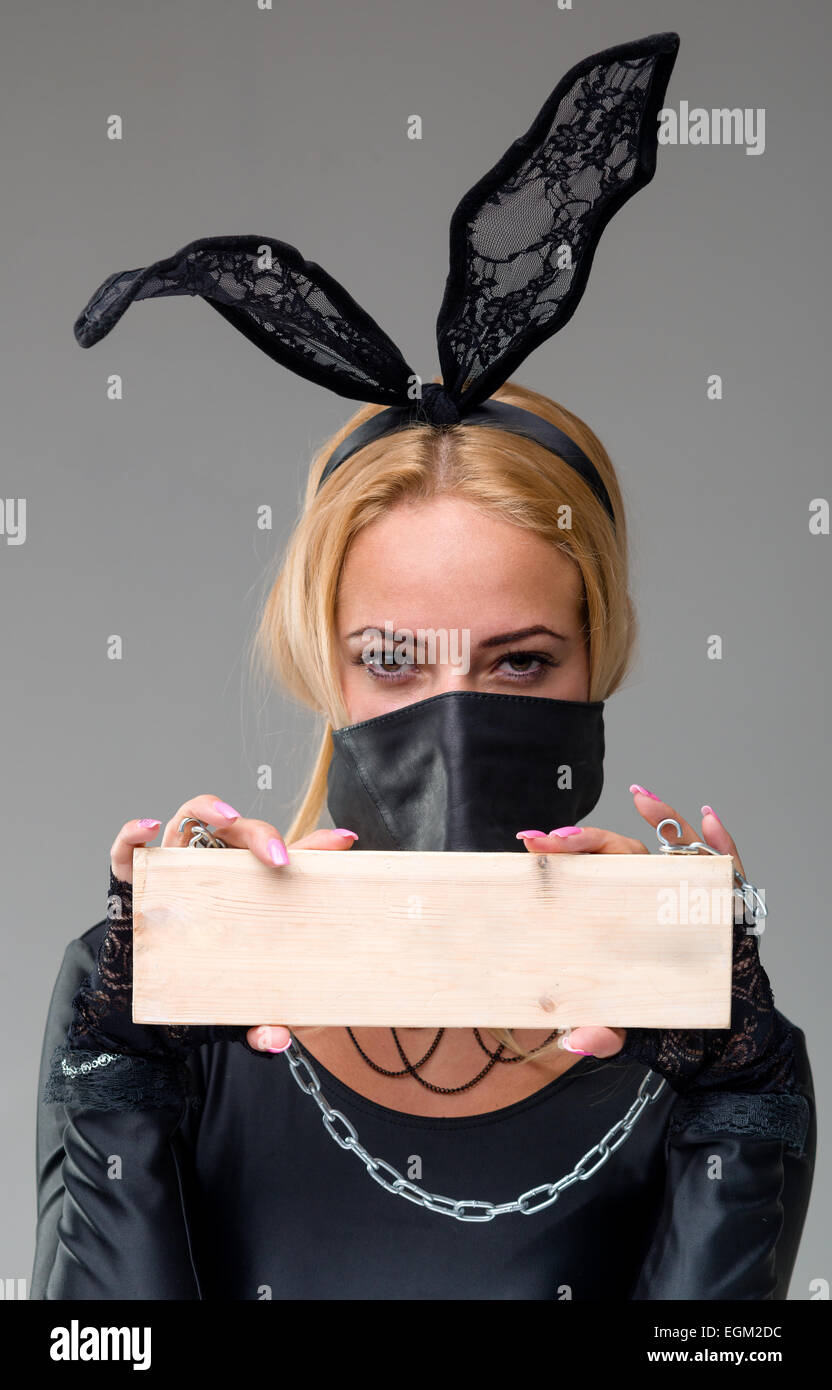 Woman Bandage Over Mouth Stockfotos und -bilder Kaufen - Alamy