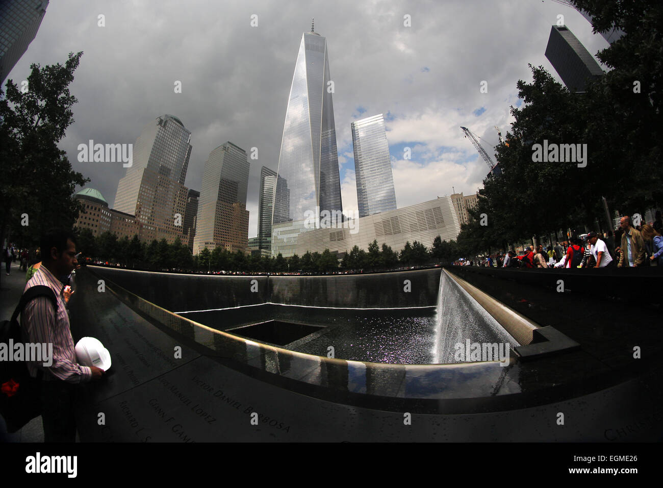 Das One World Trade Center steht über das National September 11 ...