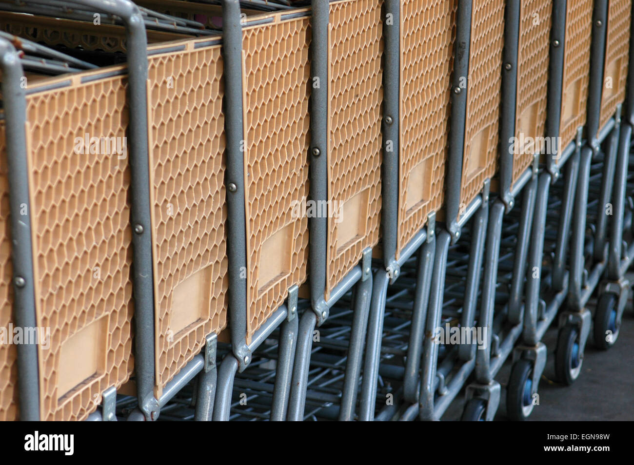 Reihe von karts -Fotos und -Bildmaterial in hoher Auflösung – Alamy
