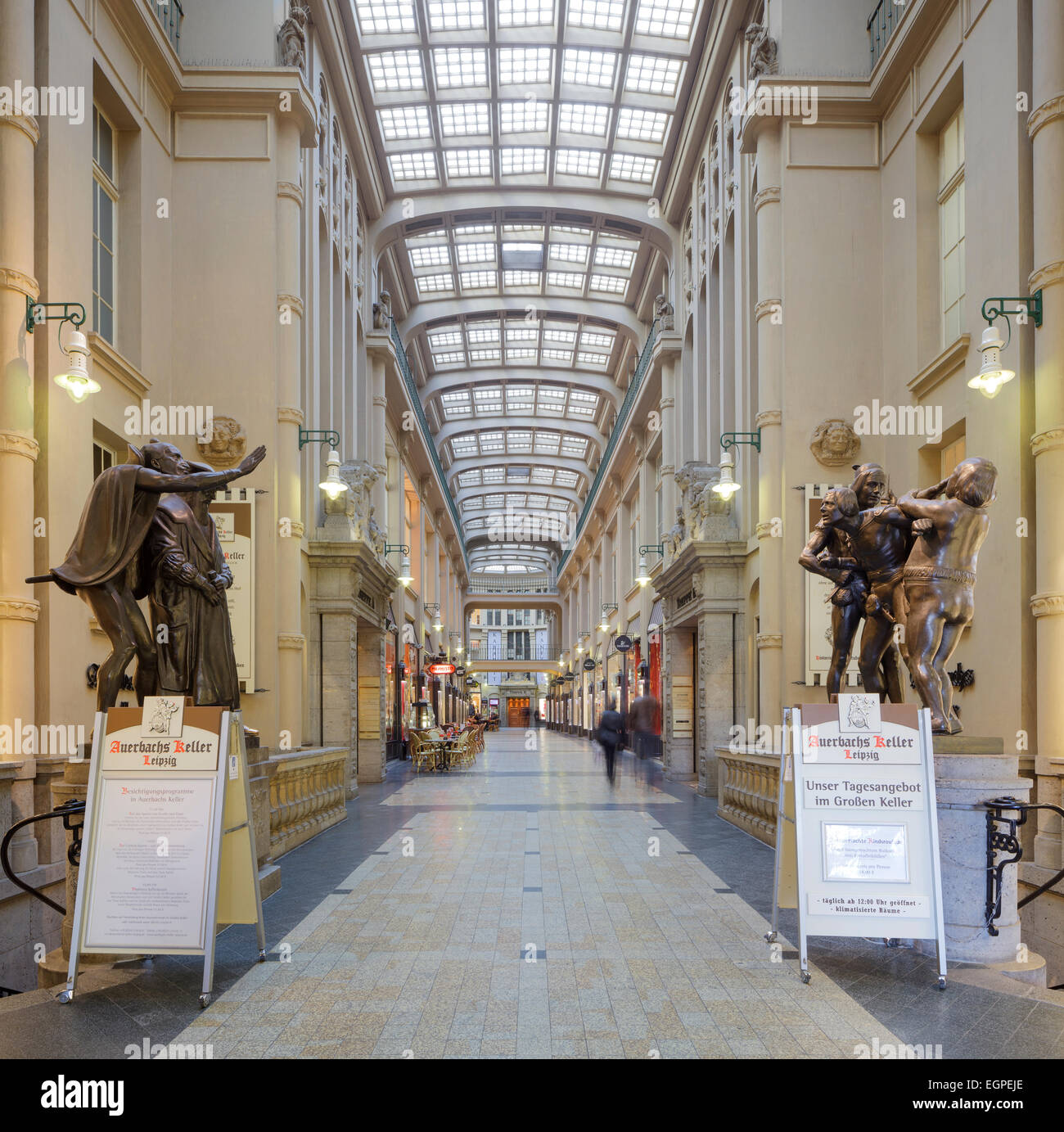Germany leipzig shopping arcade maedlerpassage -Fotos und -Bildmaterial ...