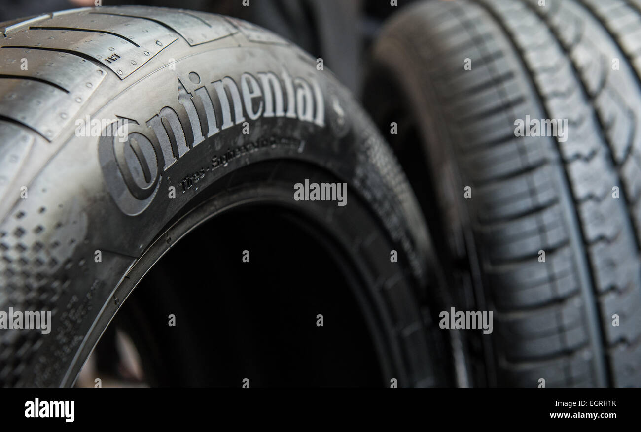 Das Logo des Reifen-Herstellers "Continental-Reifen" ist auf dem ...