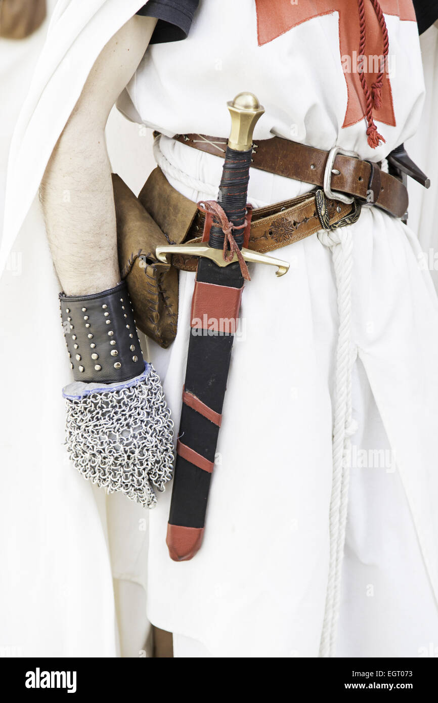 Mittelalterliche Ritter mit Schwert, Detail aus einem alten ...