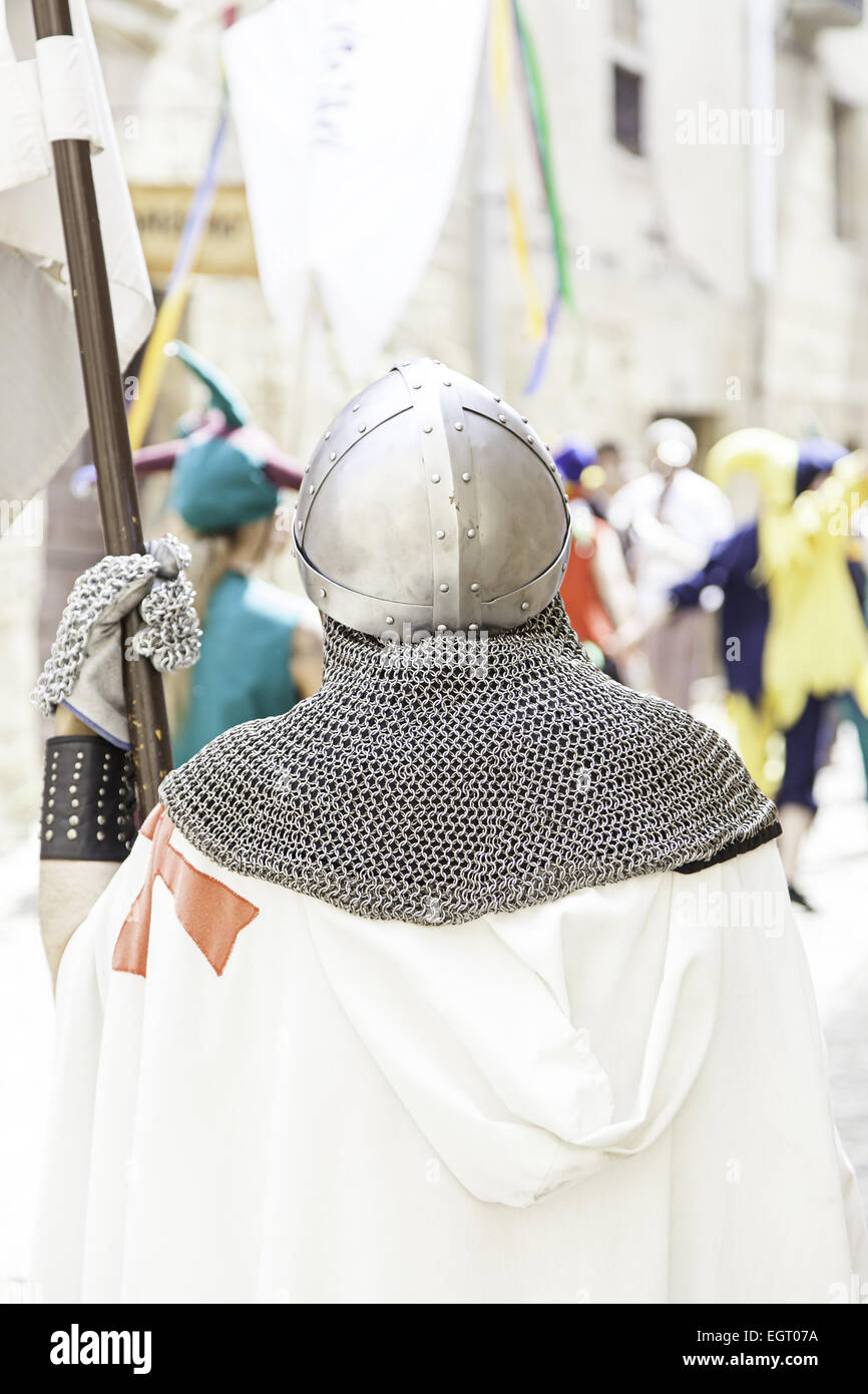 Mittelalterliche Ritter mit Schwert, Detail aus einem alten ...