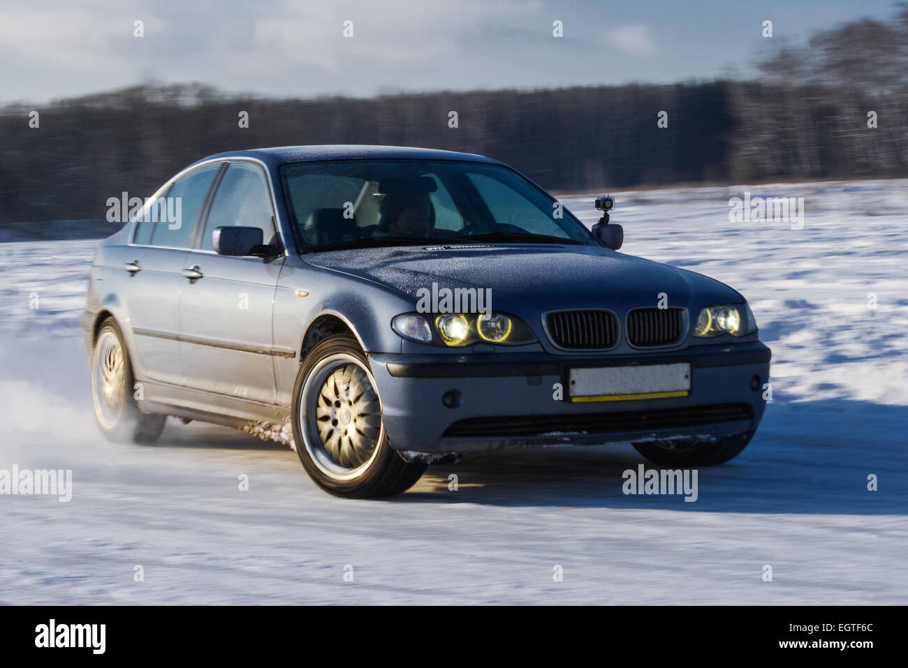 Schnee aufheben -Fotos und -Bildmaterial in hoher Auflösung – Alamy