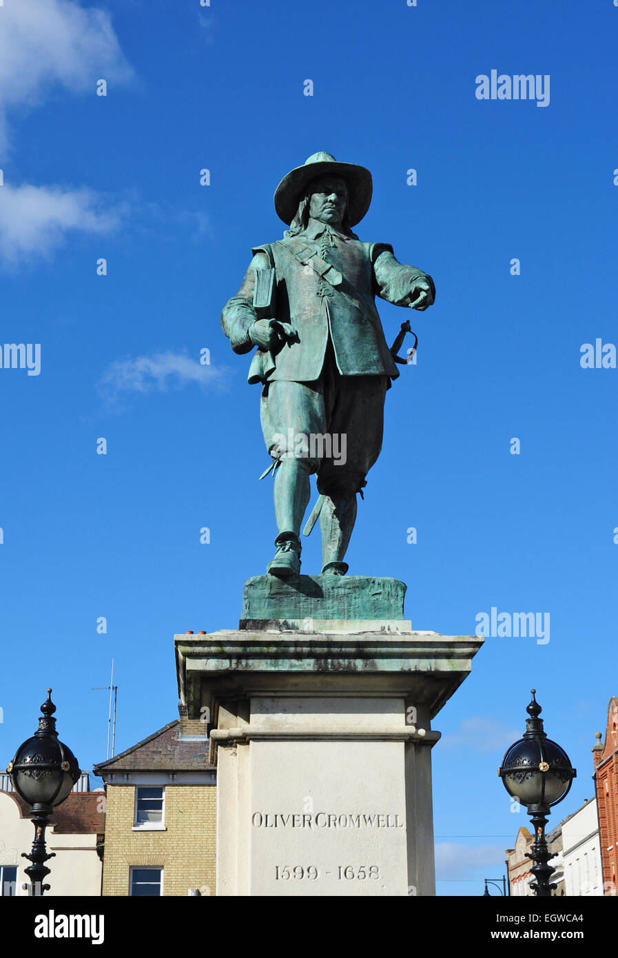 Statua di oliver cromwell st ives -Fotos und -Bildmaterial in hoher ...