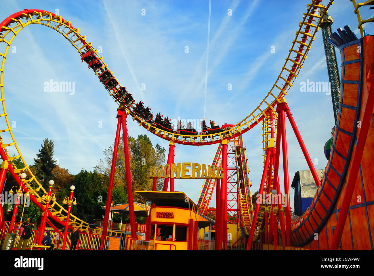 Der Prater ist ein großer öffentlicher Park in Wien. Der Vergnügungspark Wurstelprater, häufig ...
