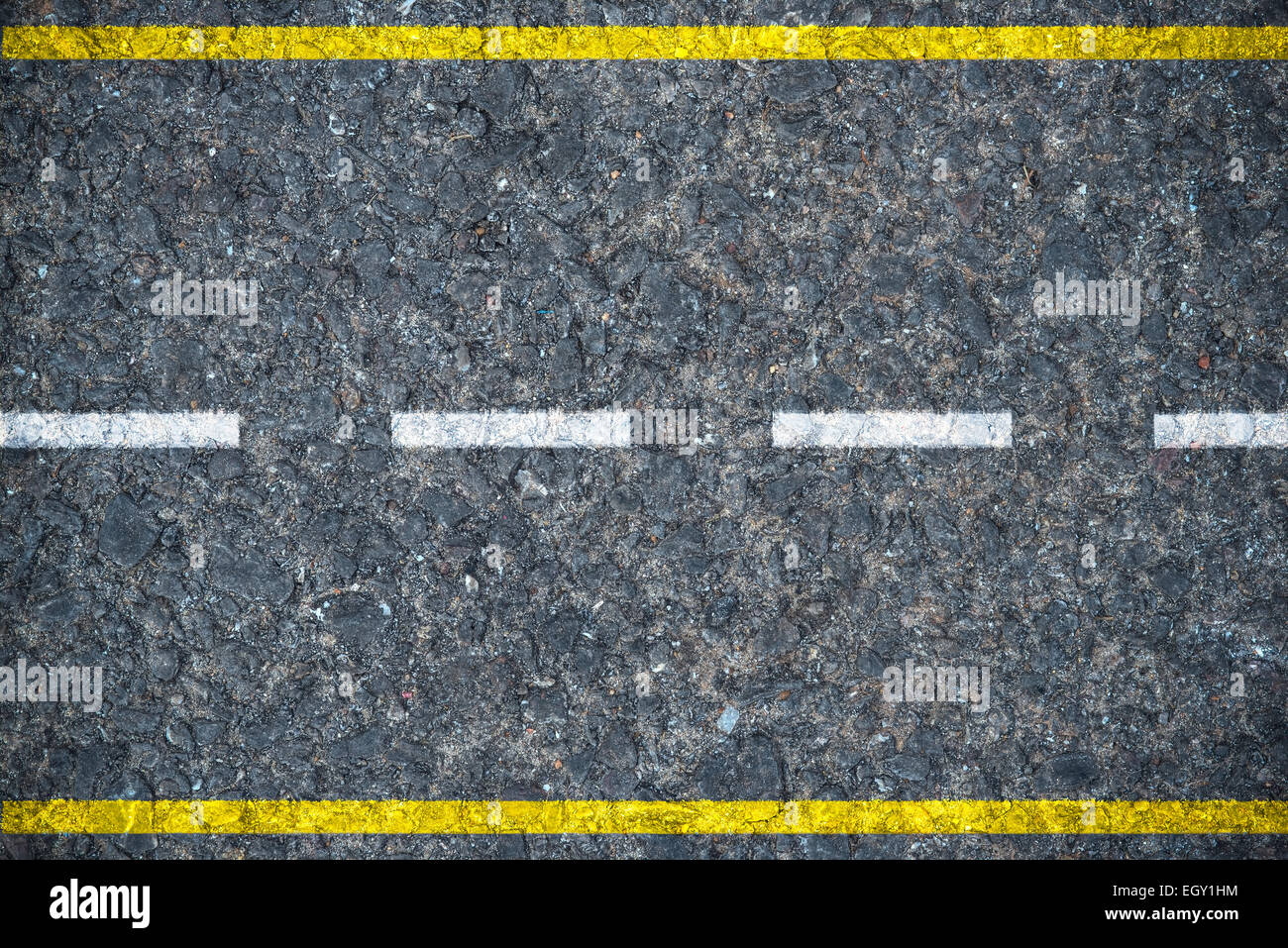 Asphalt-Linie gelb einer Straße Stockfotografie - Alamy