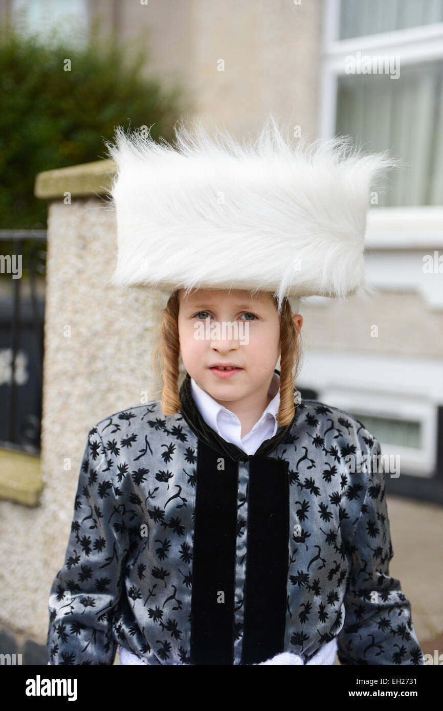 Shtreimel pelzmütze -Fotos und -Bildmaterial in hoher Auflösung – Alamy