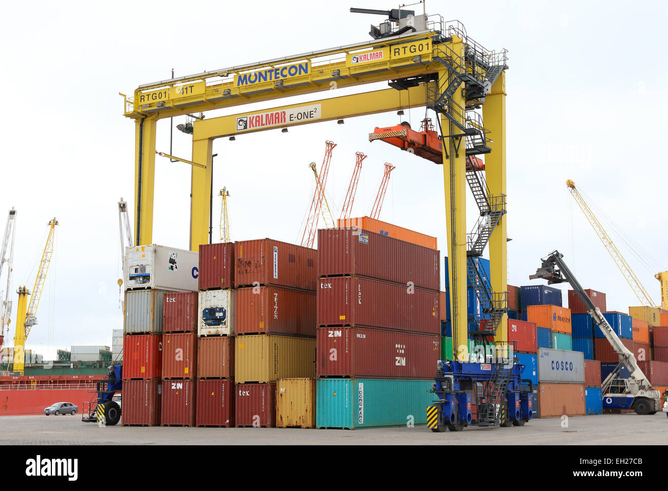 Container crane -Fotos und -Bildmaterial in hoher Auflösung – Alamy