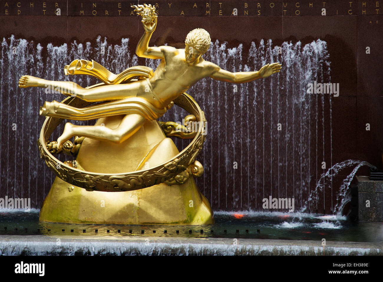 Prometheus statue brunnen -Fotos und -Bildmaterial in hoher Auflösung ...