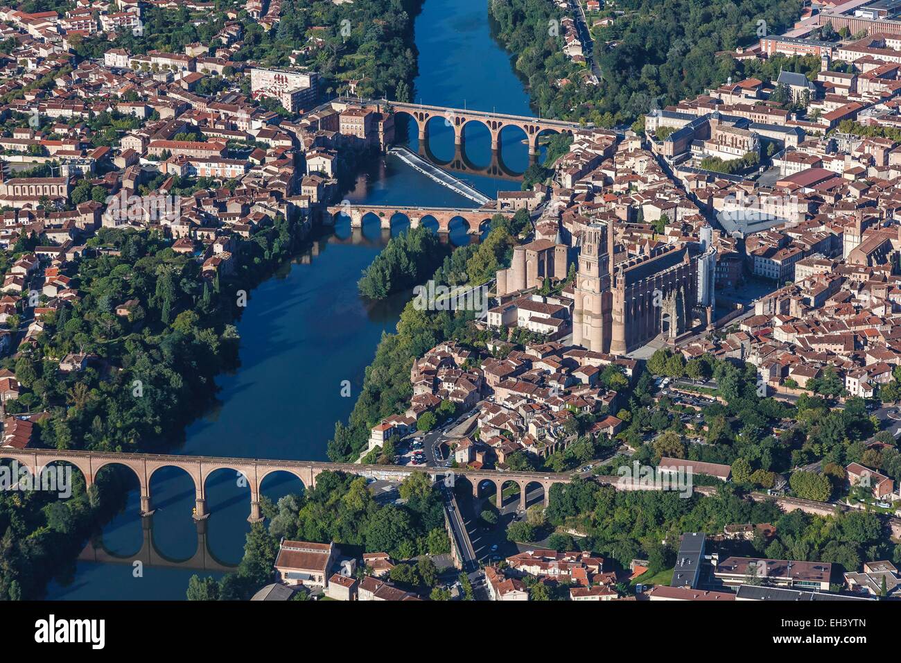 France midi pyrenees albi aerial -Fotos und -Bildmaterial in hoher ...