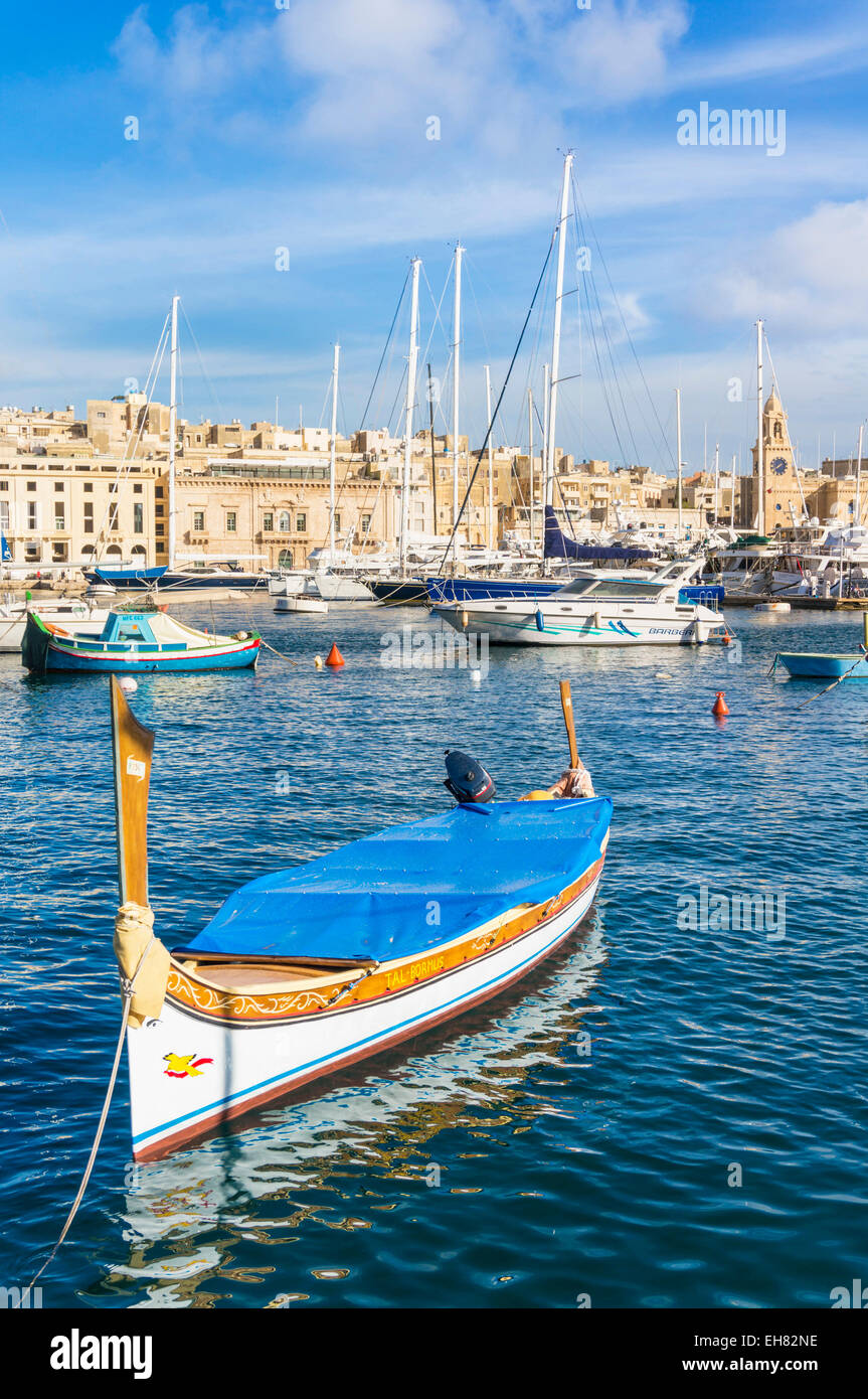 Vittoriosa Waterfront Marina und Wasser Taxi (Dghajsa), Dockyard Creek ...