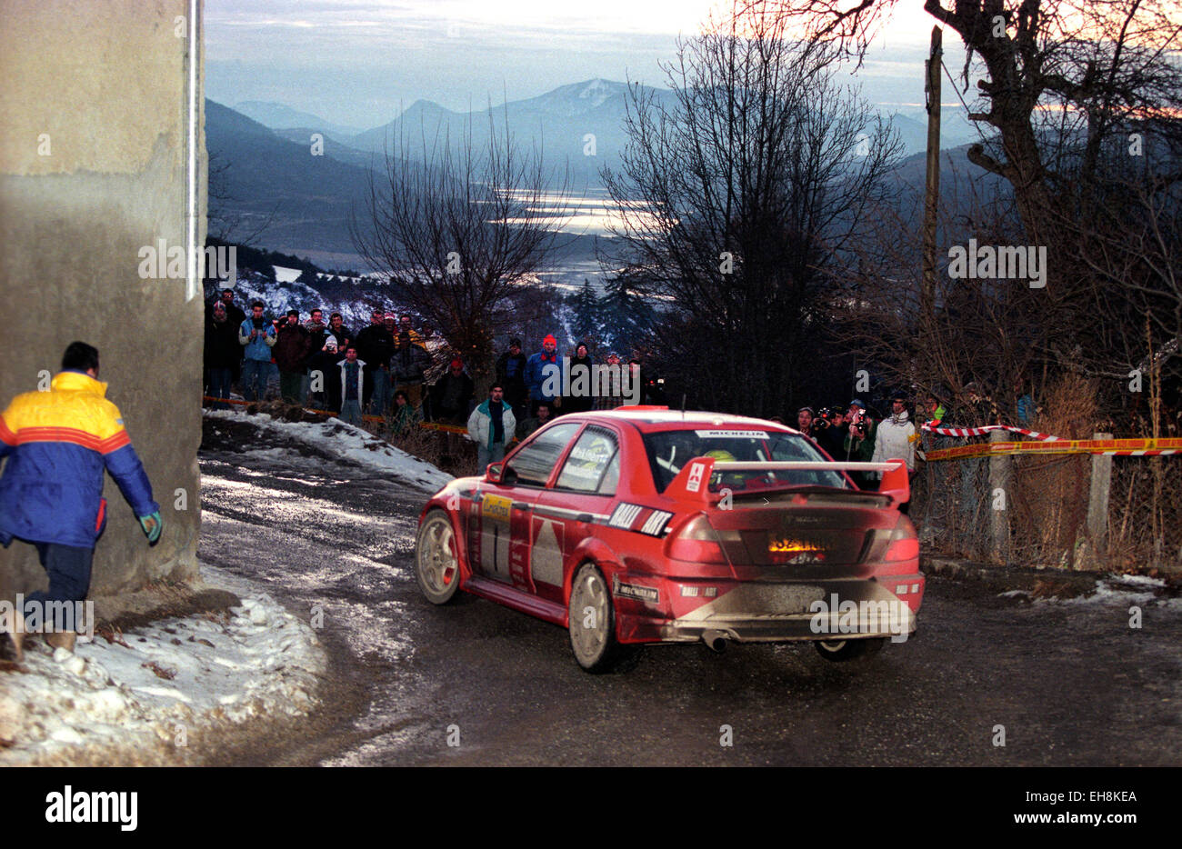 Tommi Makinen befahren eine Etappe der Rallye Monte Carlo 1999 seinen ...