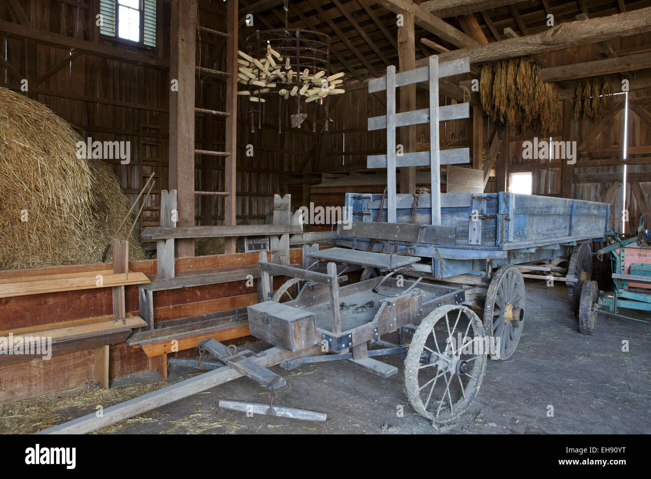 Wagen mit holz -Fotos und -Bildmaterial in hoher Auflösung – Alamy