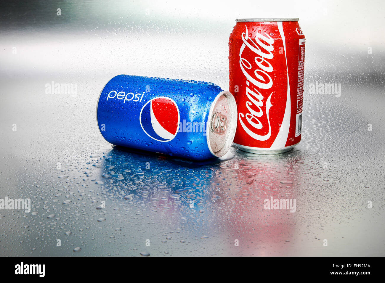 Pepsi cans -Fotos und -Bildmaterial in hoher Auflösung – Alamy
