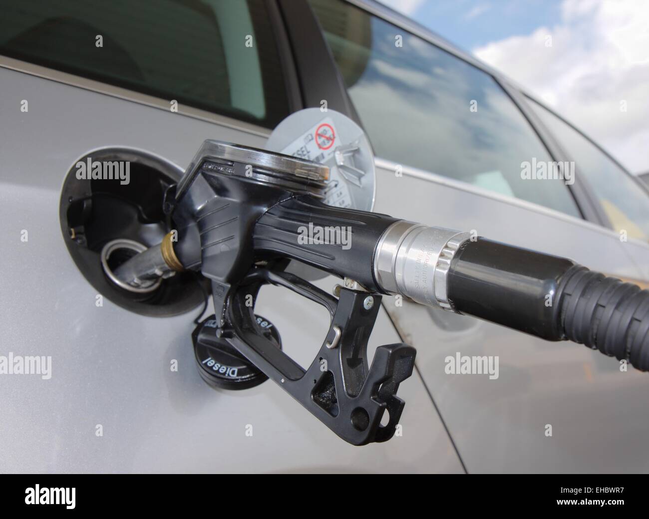 Das car tanken -Fotos und -Bildmaterial in hoher Auflösung – Alamy