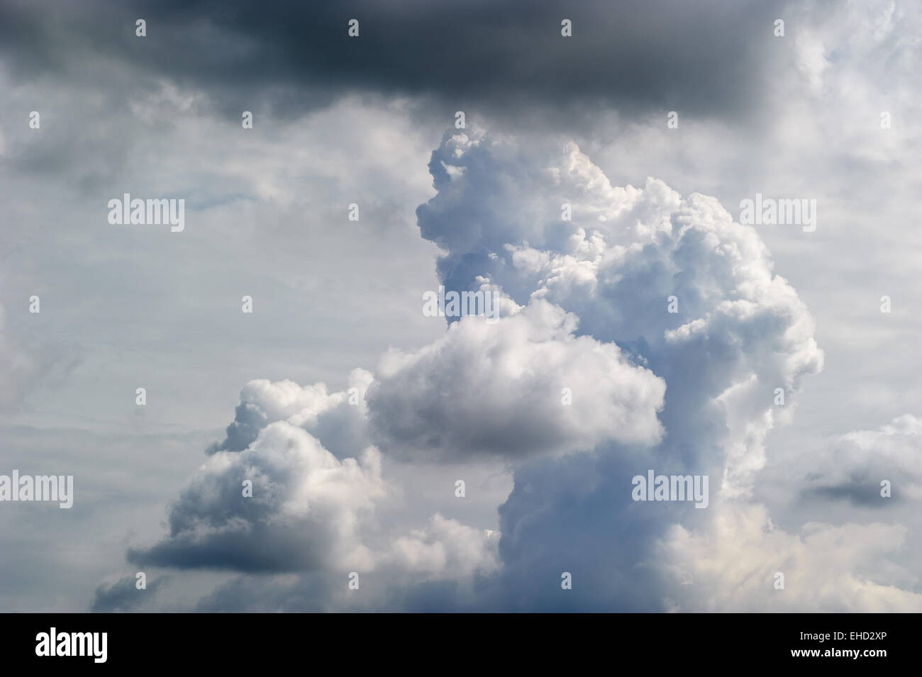 Dynamische himmel -Fotos und -Bildmaterial in hoher Auflösung – Alamy