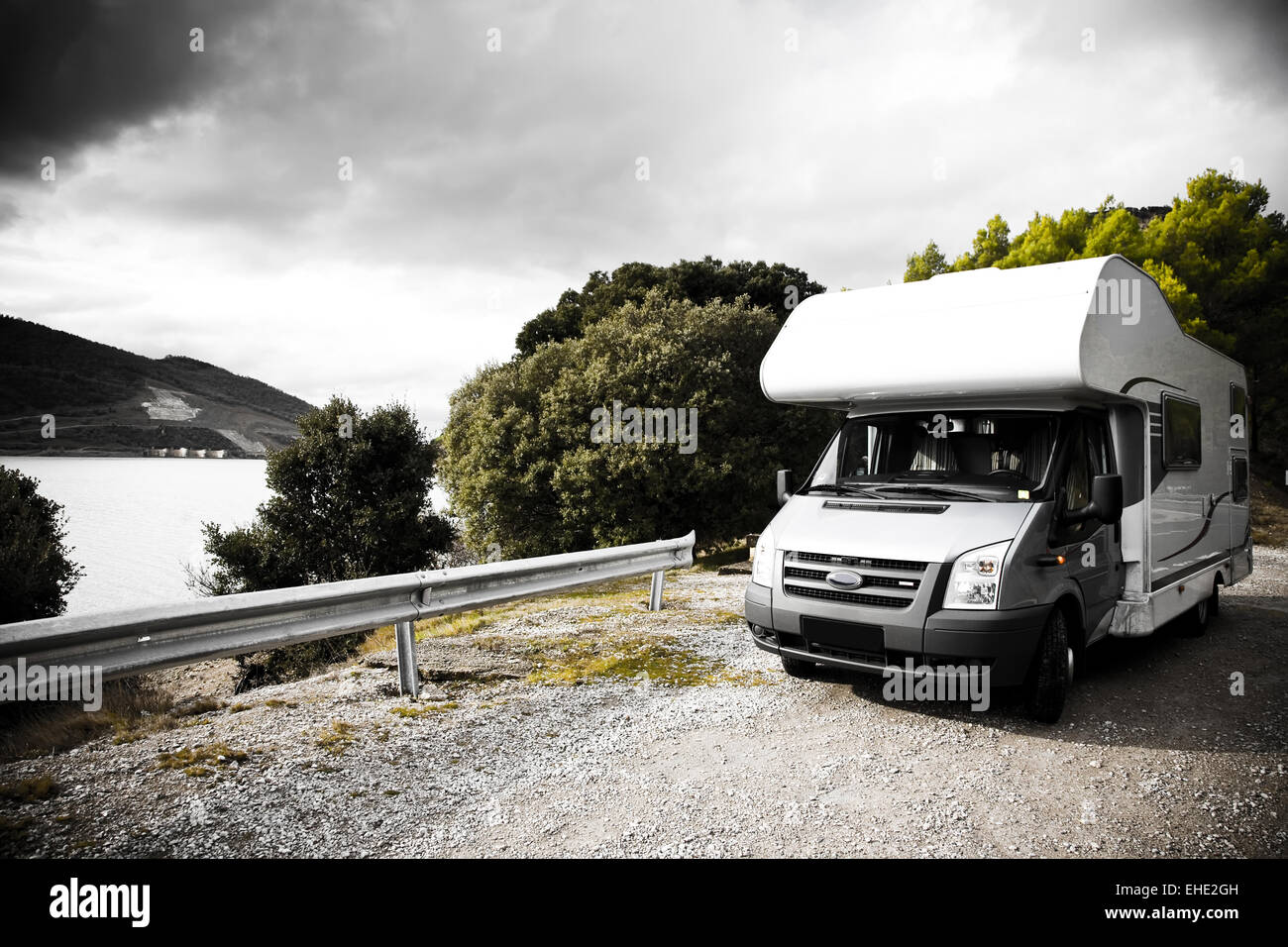 Wohnmobil auf der Straße Stockfotografie - Alamy