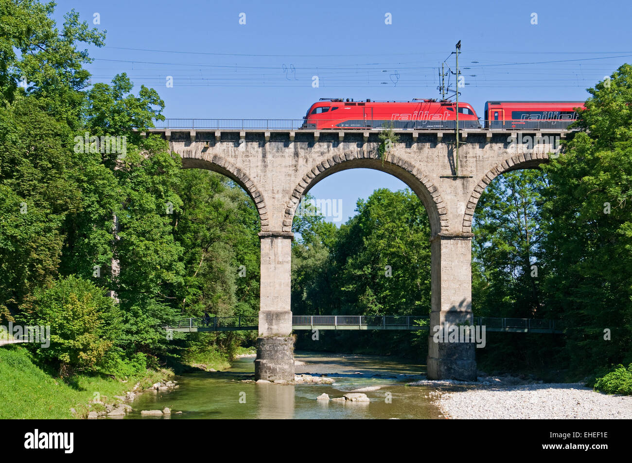 Eisenbahn Viadukt Stockfotos und -bilder Kaufen - Alamy