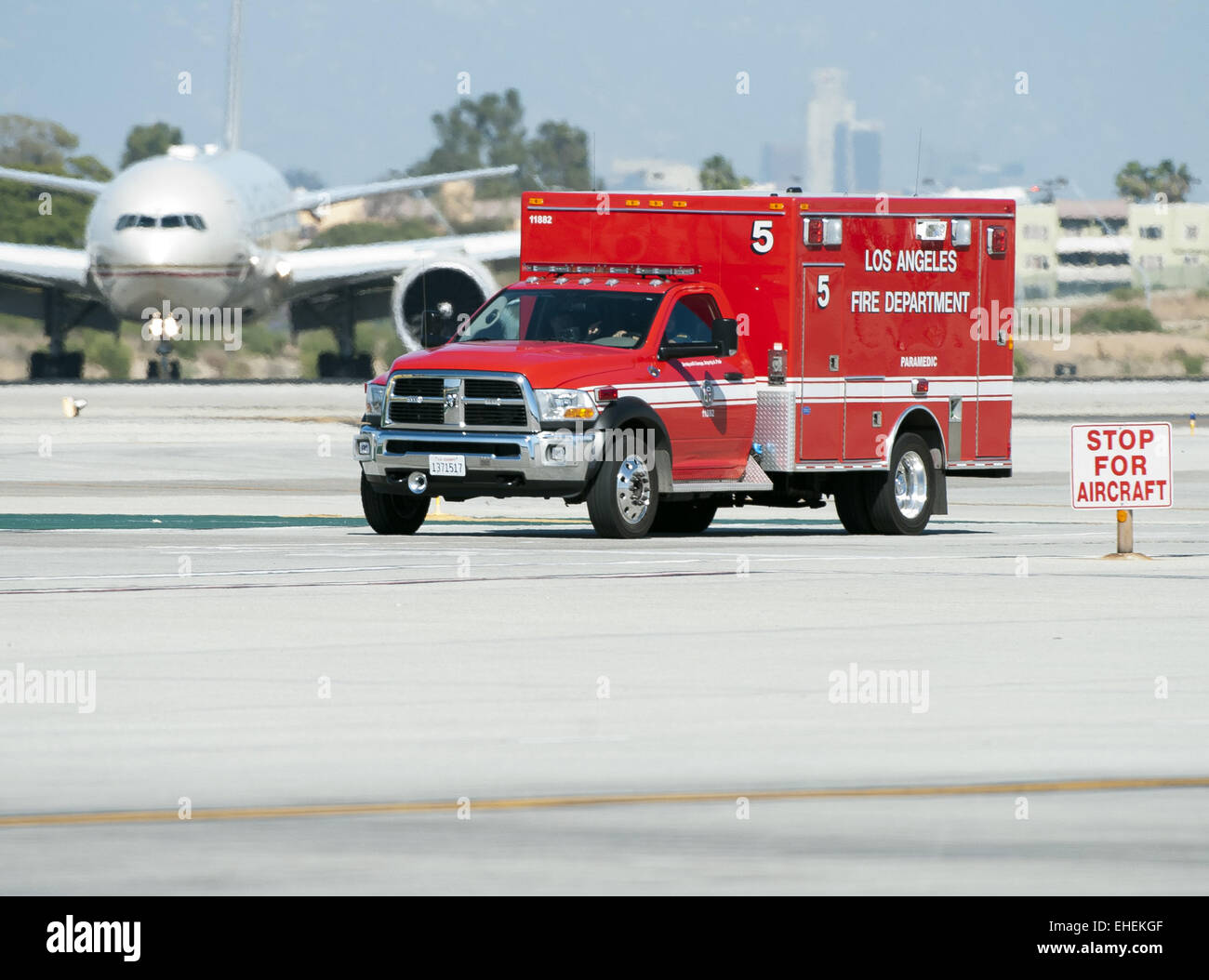 Los angeles fire department paramedic -Fotos und -Bildmaterial in hoher ...