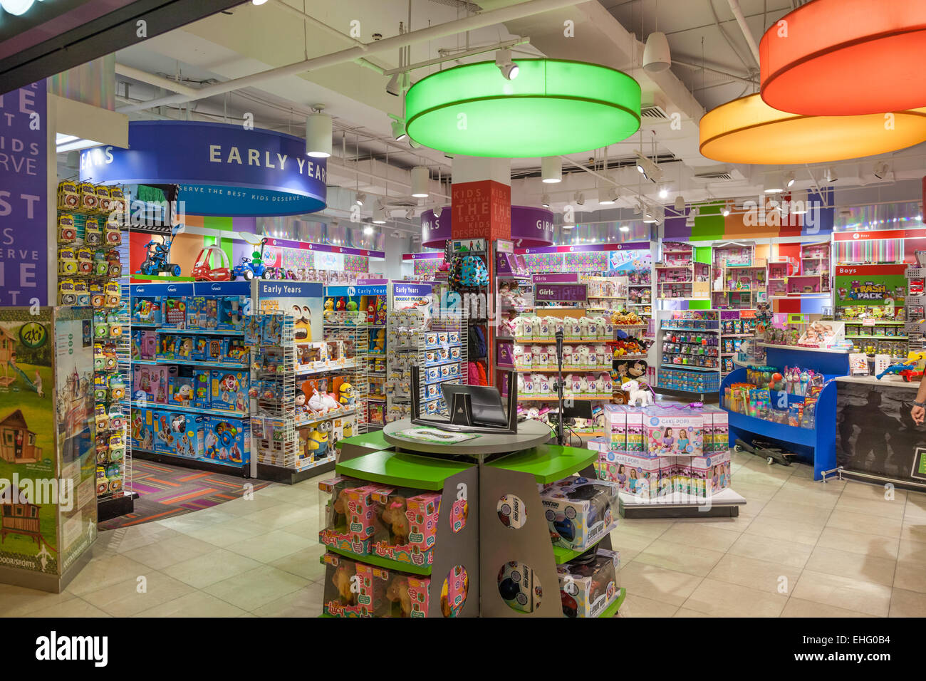 Toy store -Fotos und -Bildmaterial in hoher Auflösung – Alamy