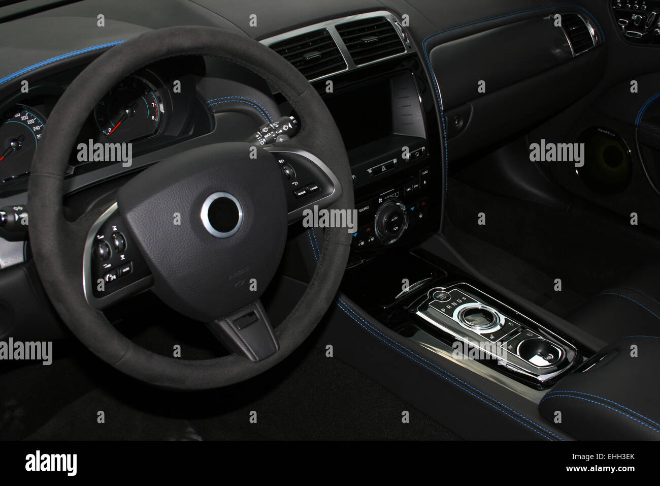 Auto cockpit -Fotos und -Bildmaterial in hoher Auflösung – Alamy