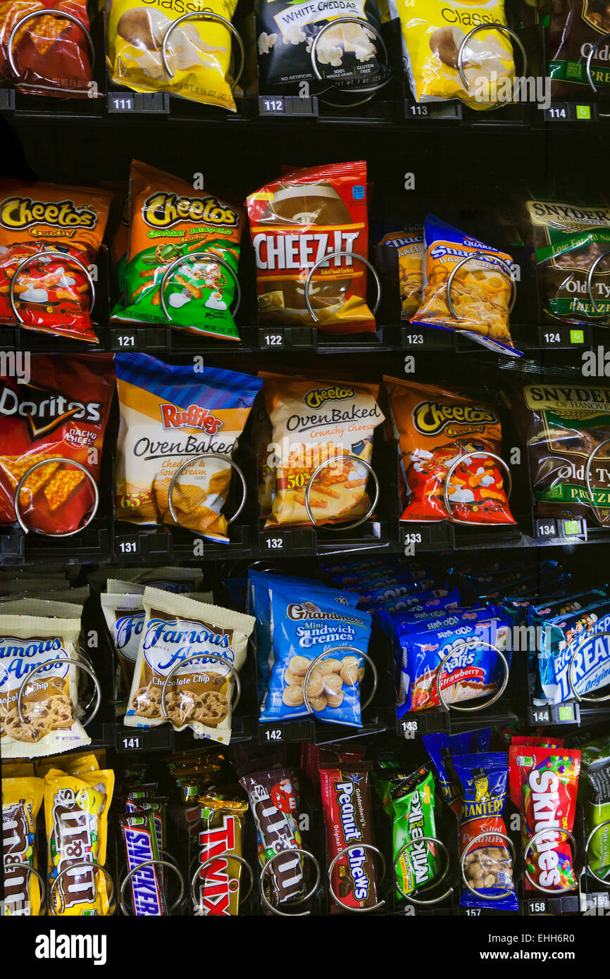 Vending machine snacks -Fotos und -Bildmaterial in hoher Auflösung – Alamy