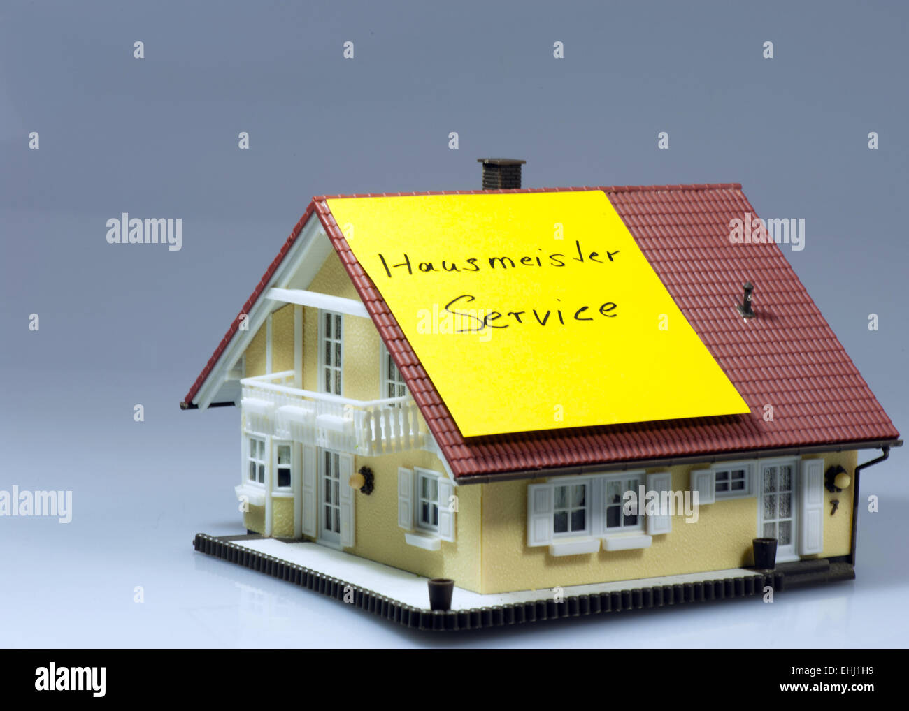 Um ums haus -Fotos und -Bildmaterial in hoher Auflösung – Alamy