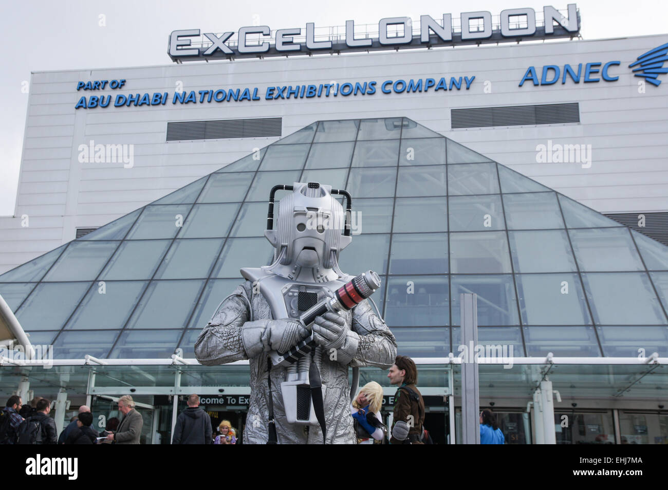 Comic con excel center -Fotos und -Bildmaterial in hoher Auflösung – Alamy
