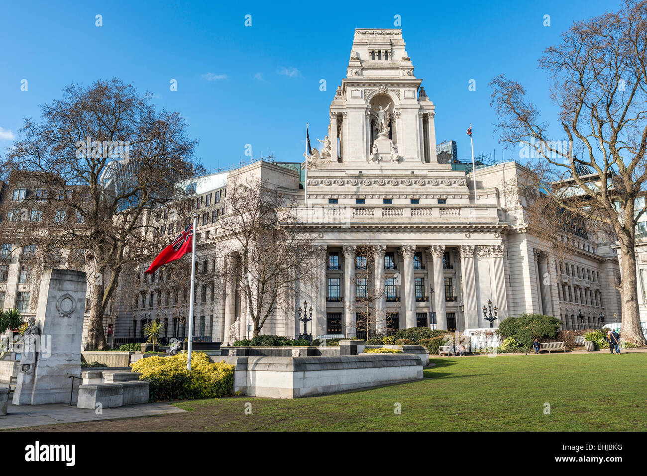 10 Trinity Square aka Port of London Behörde Building in Trinity Square ...