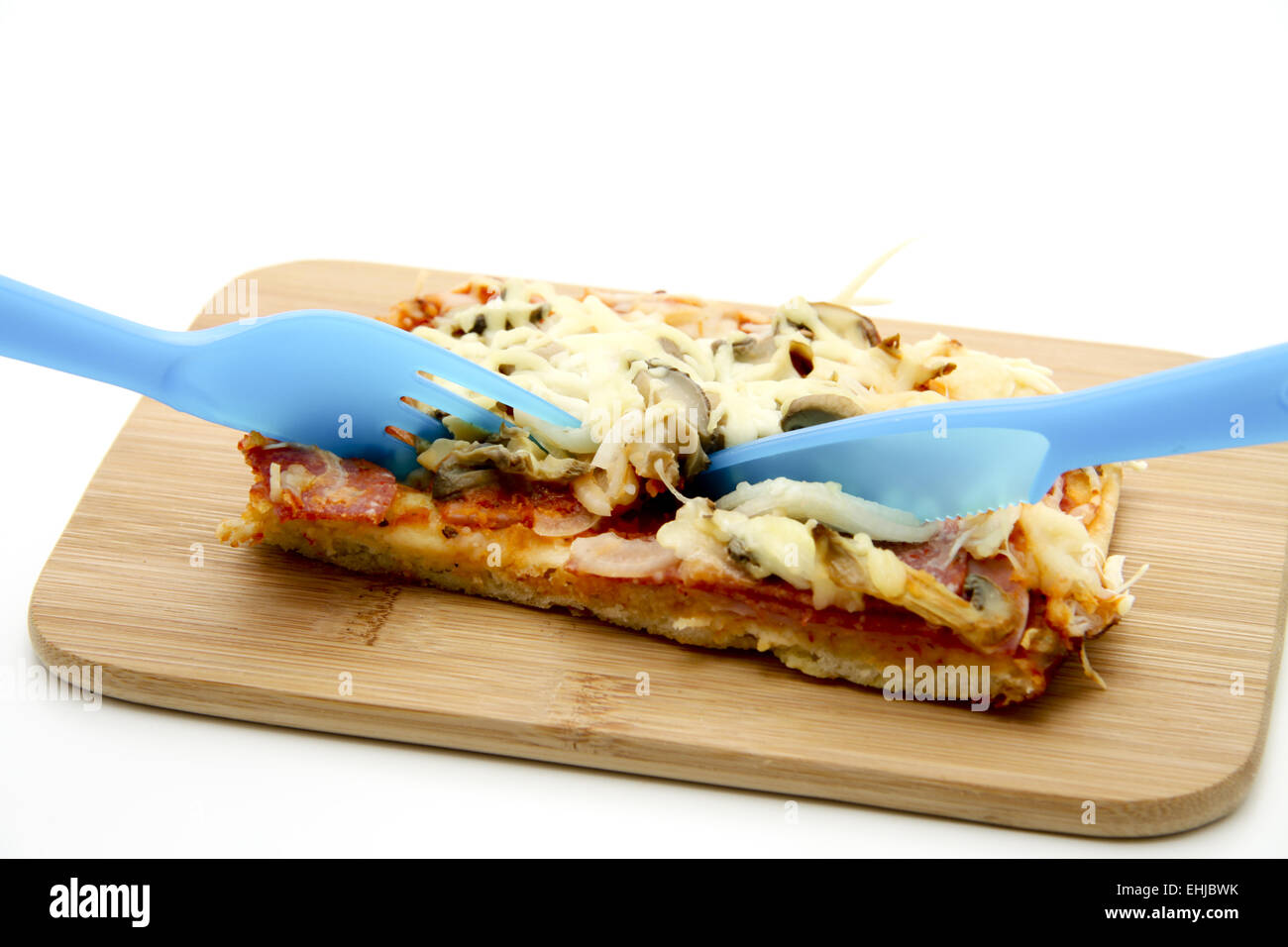 Halb pizza -Fotos und -Bildmaterial in hoher Auflösung – Alamy