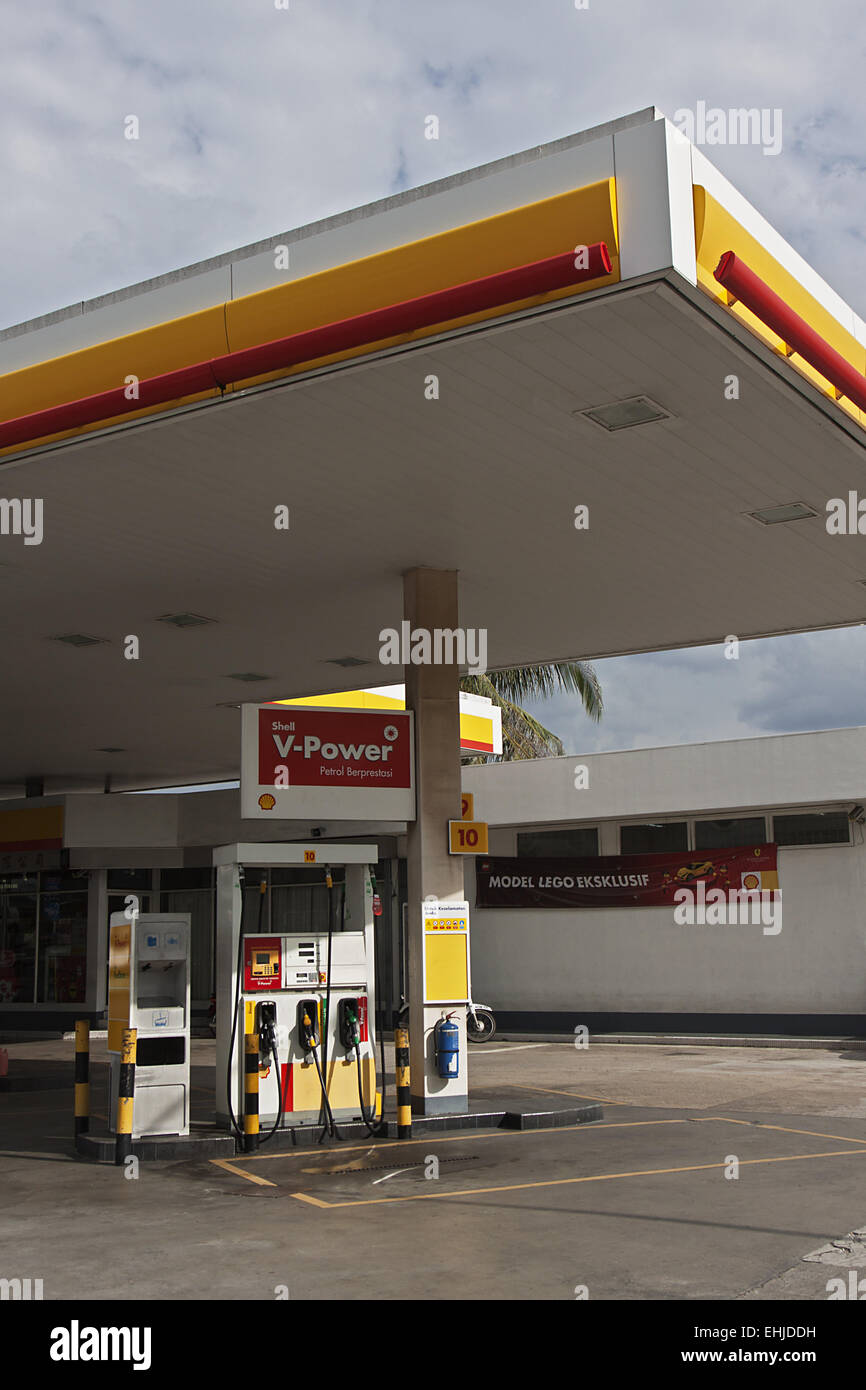 Shell tankstelle zapfsäule -Fotos und -Bildmaterial in hoher Auflösung ...