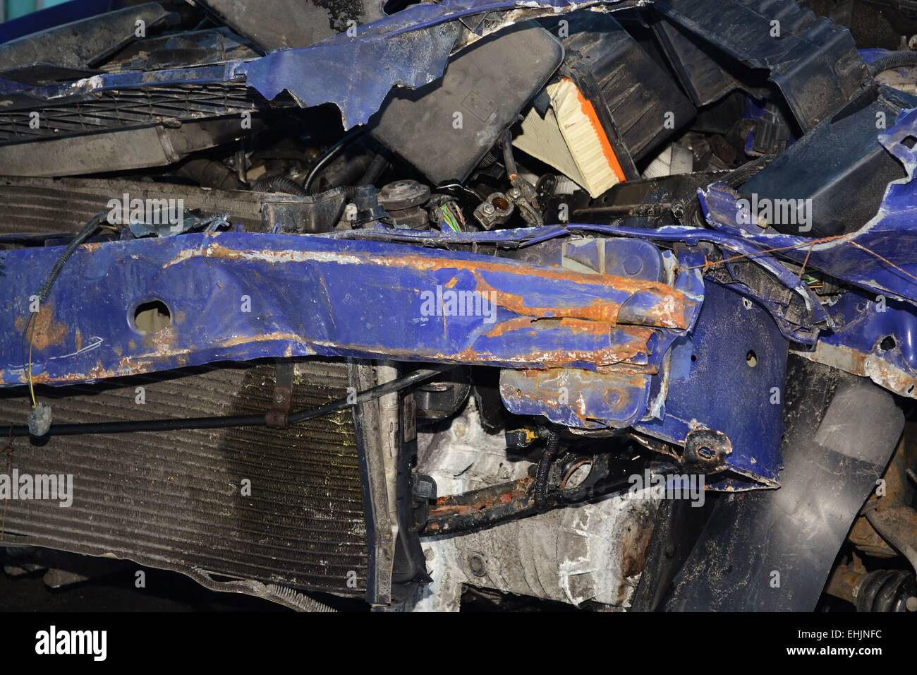 Auto crash -Fotos und -Bildmaterial in hoher Auflösung – Alamy