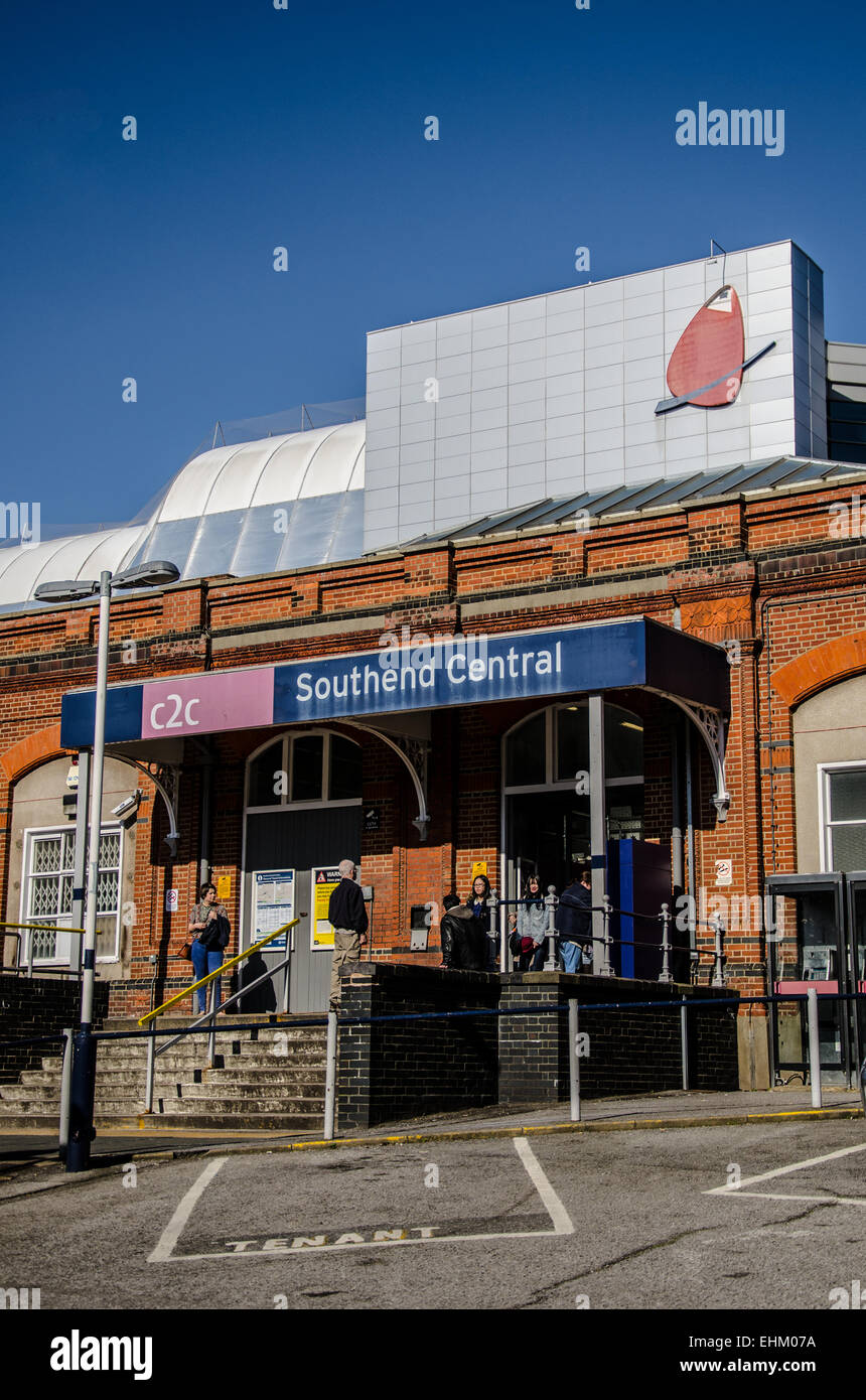Southend central station -Fotos und -Bildmaterial in hoher Auflösung ...