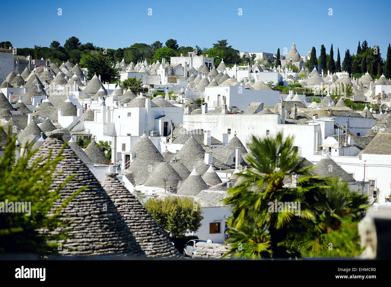 typische Trulli Häuser in Alberobello, Apulien, Italien Stockfotografie ...