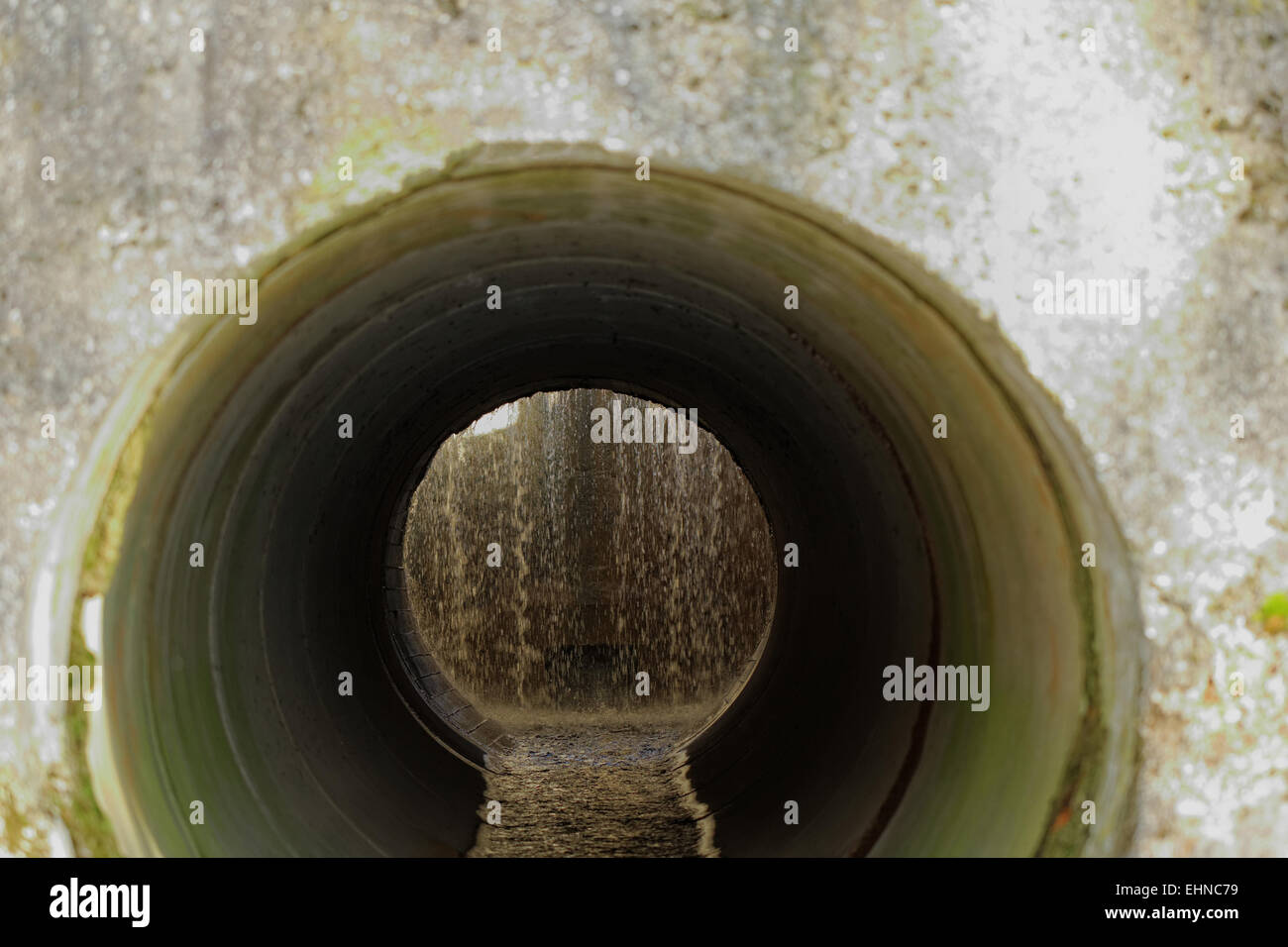 Entwässerungskanal stein -Fotos und -Bildmaterial in hoher Auflösung ...
